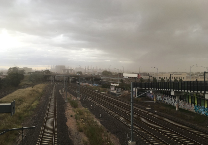Wild Weather Causes Delays Across Melbourne