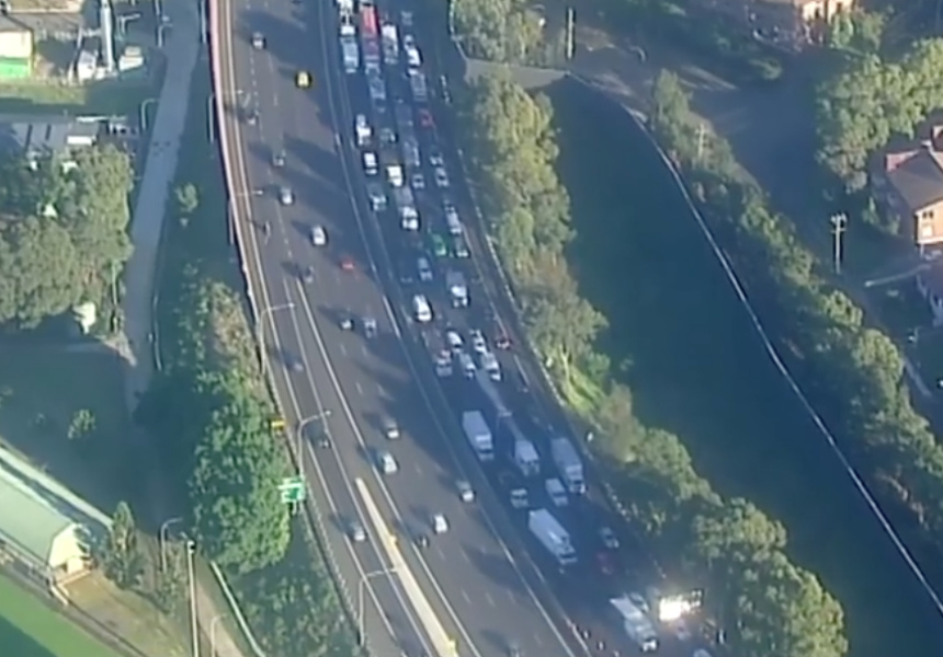 A Multi-Vehicle Car Crash on the M4 Leaves the Motorway In Chaos ...