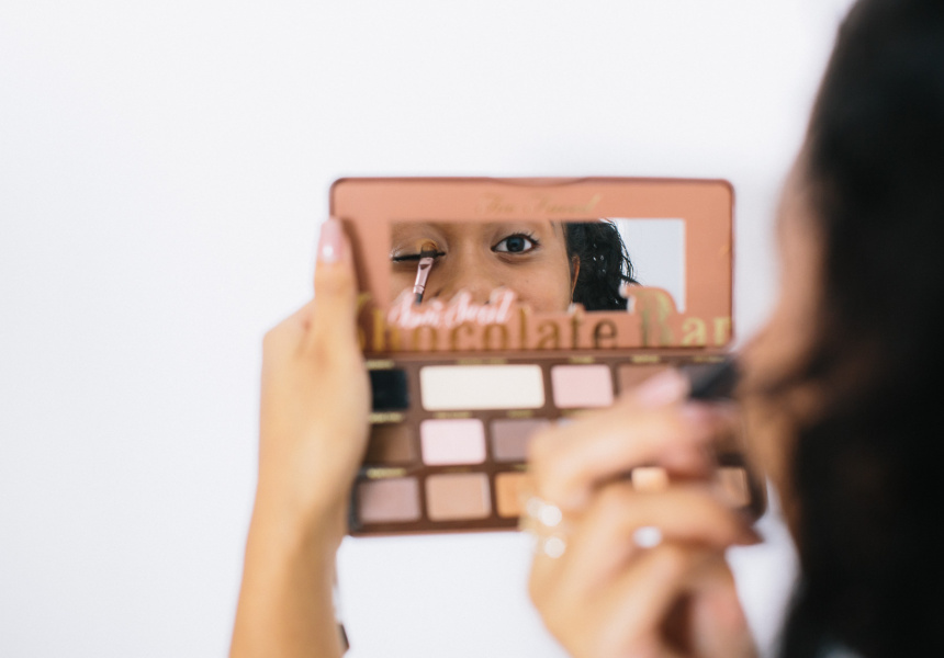 How To Blend Eye Shadow