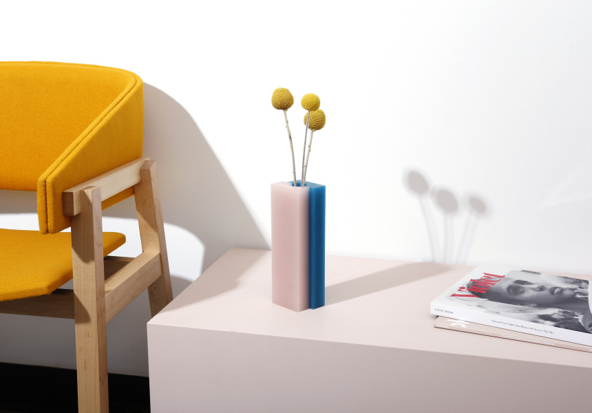 These Split-Body, Two-Tone Resin Vases Are Perfect for the Indecisive ...