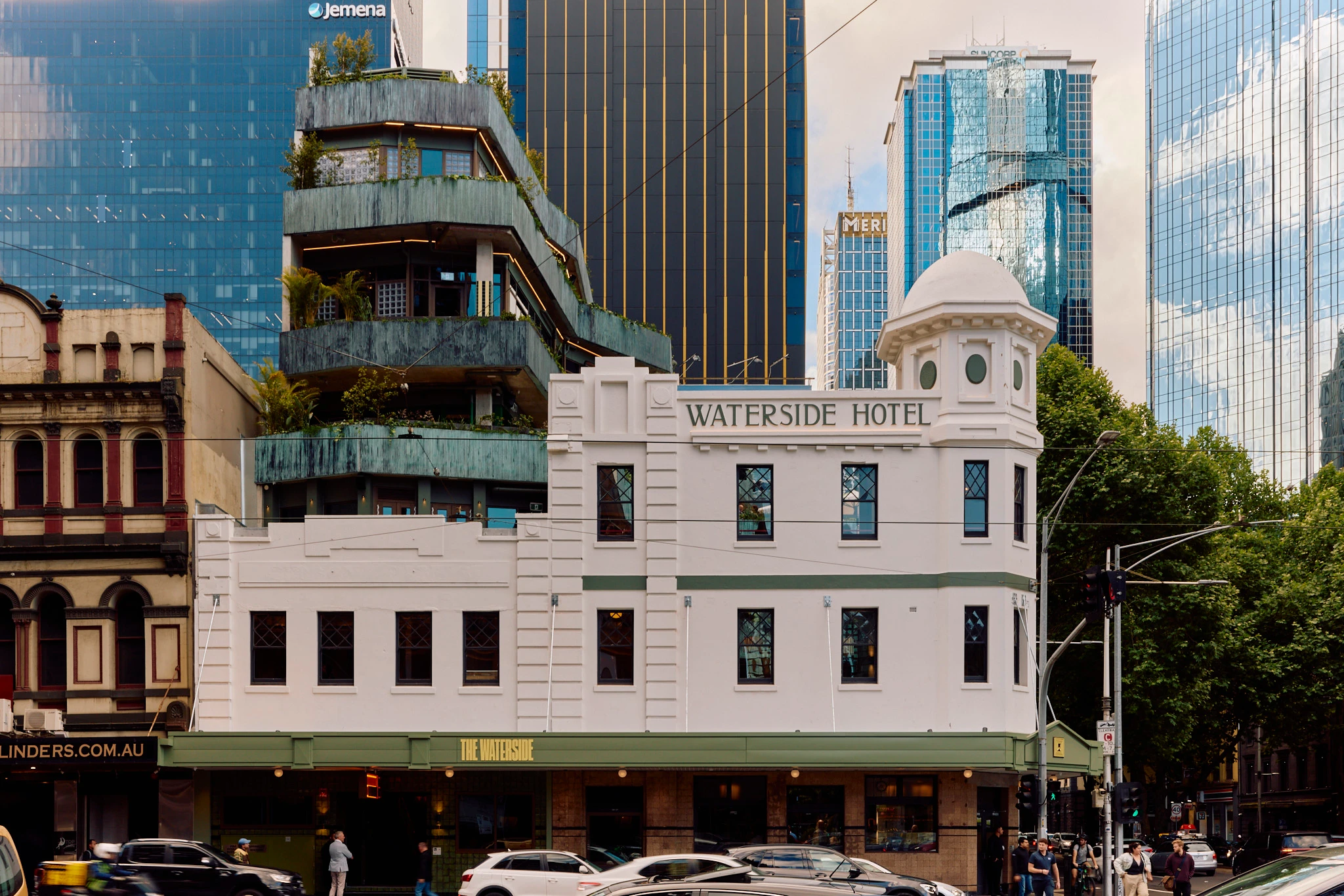 Sand Hill Road Opens The Waterside, a Huge New CBD Pub | Broadsheet