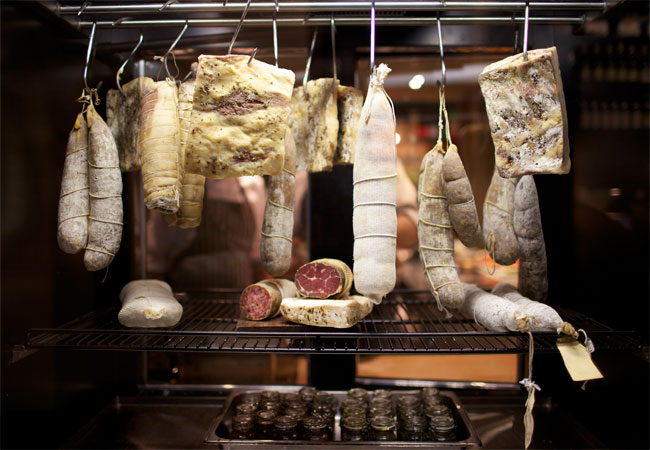 Oliver's Fifteen To Puttock's Kitchen Cat