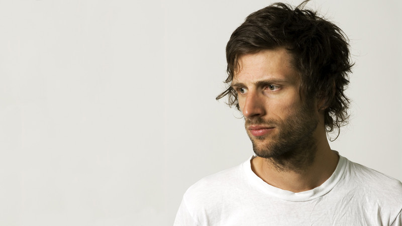 Keeping the Curiosity Alive With Lindstrøm
