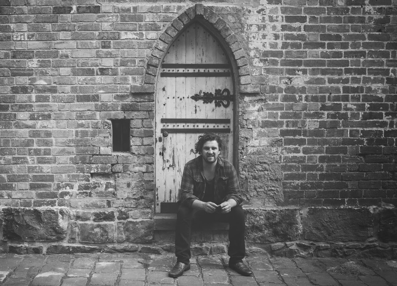 HOWQUA Single and Tour