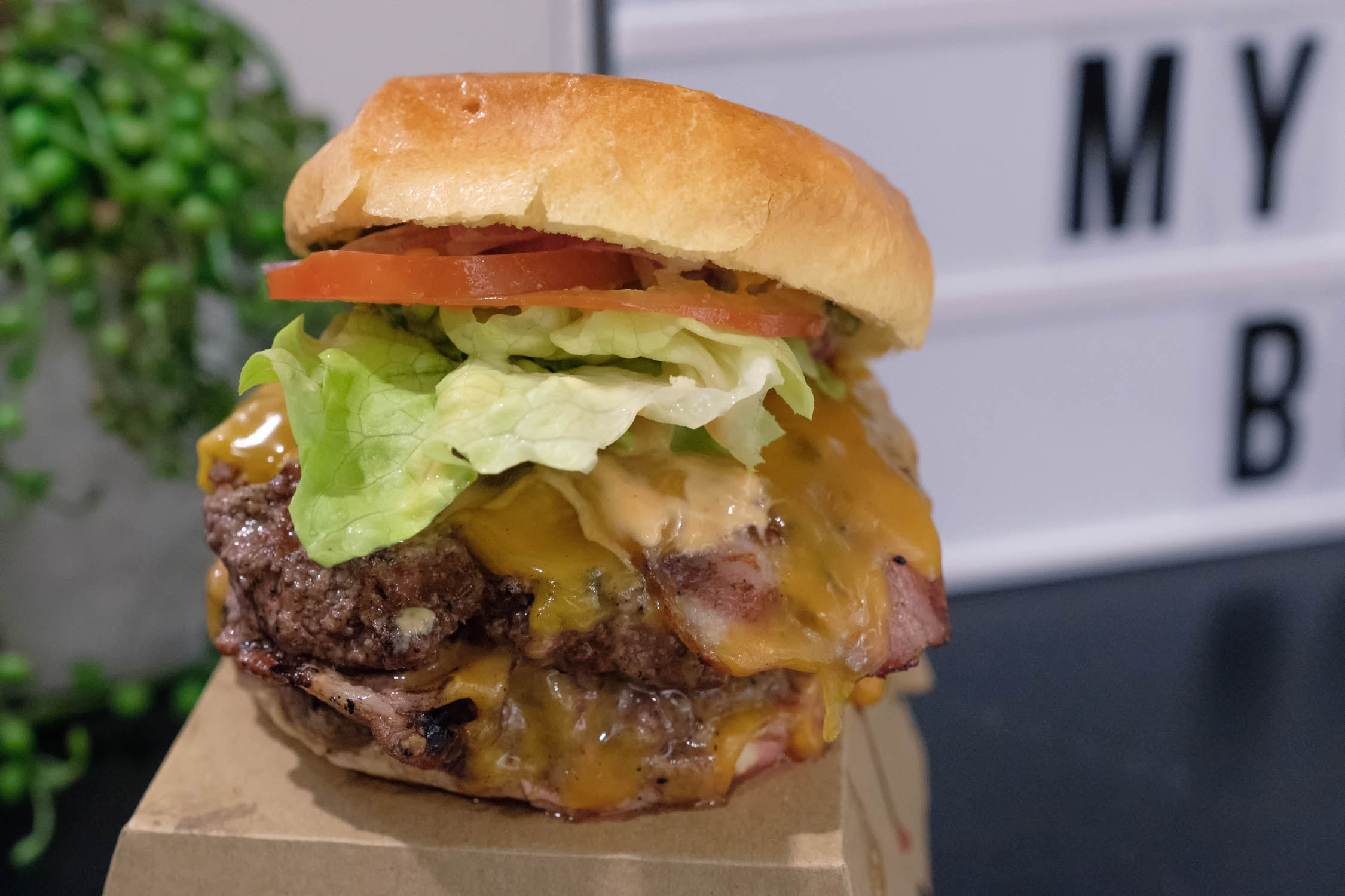 Meet & Bun Opens in Trinity Arcade