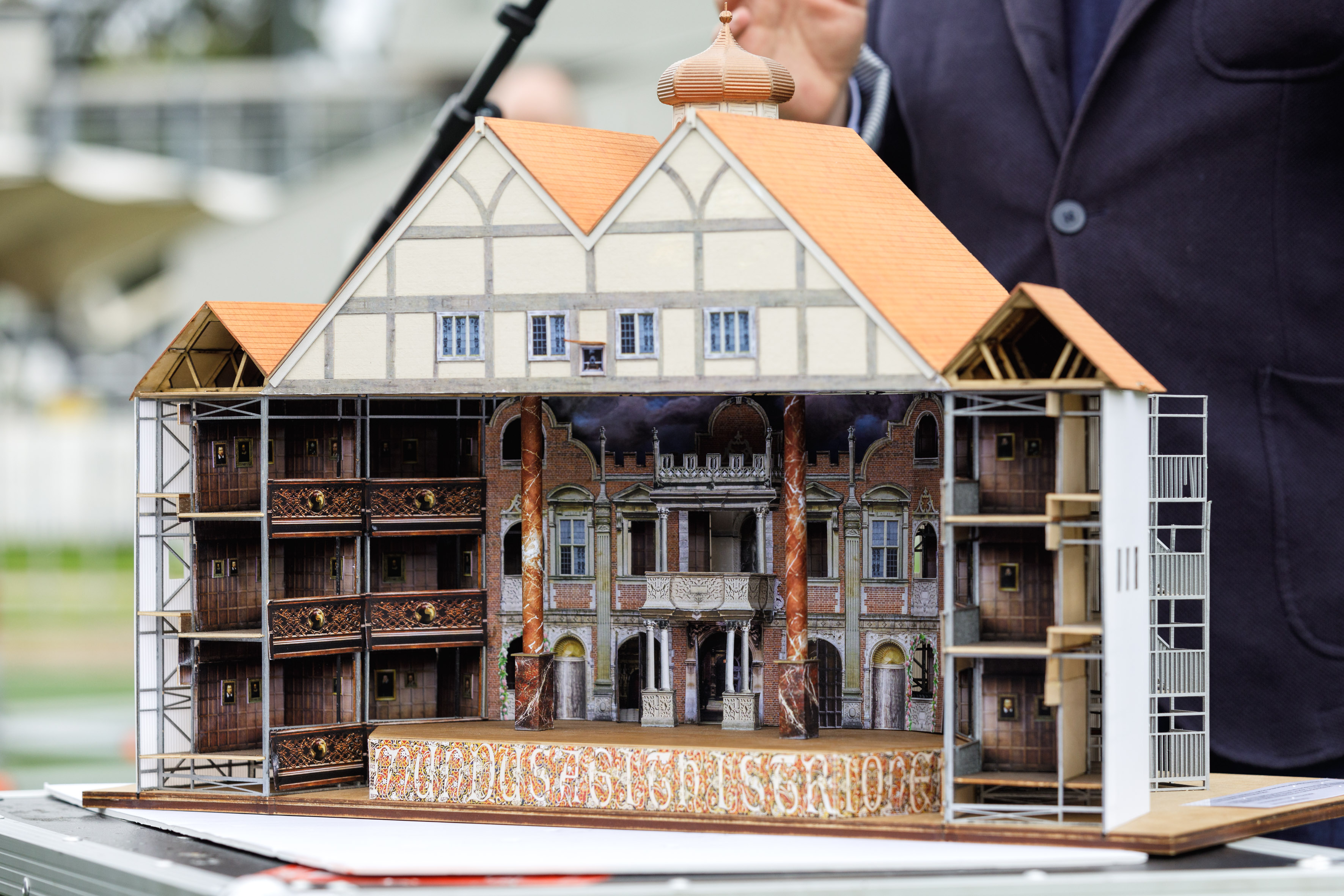 The World’s First Full-Scale Replica of Shakespeare’s Globe