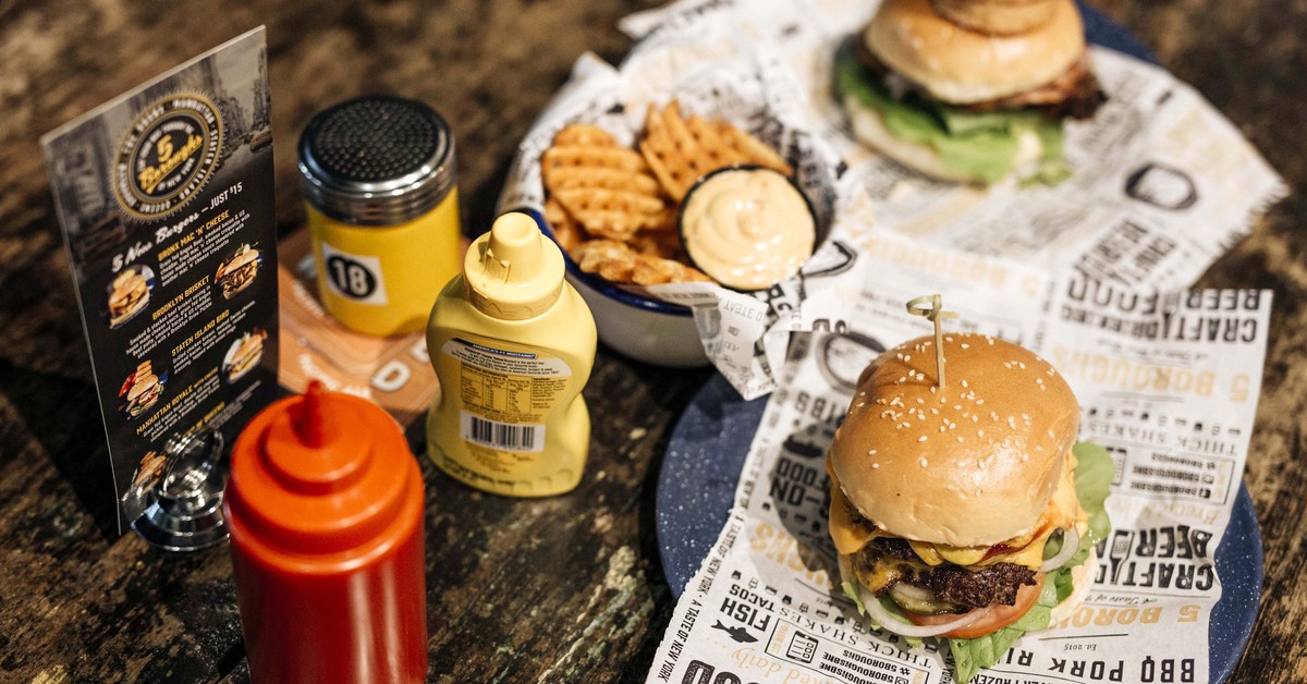 5 Boroughs Opens in Balmoral