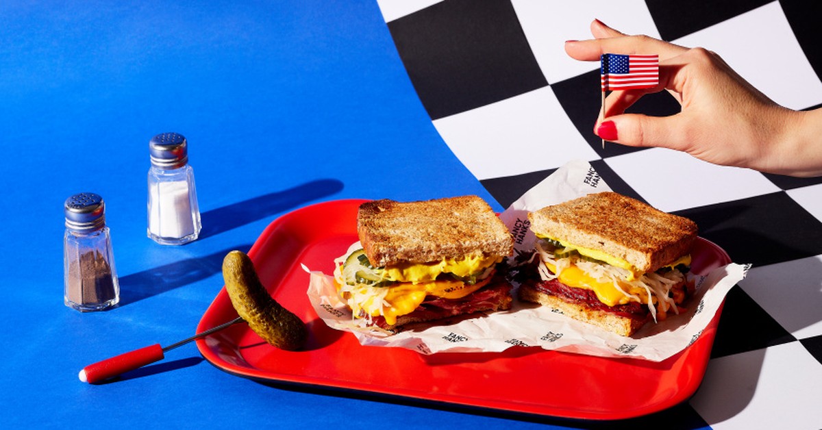 All the New York City-Inspired Snacks and Cocktails at the MEL&NYC Festival