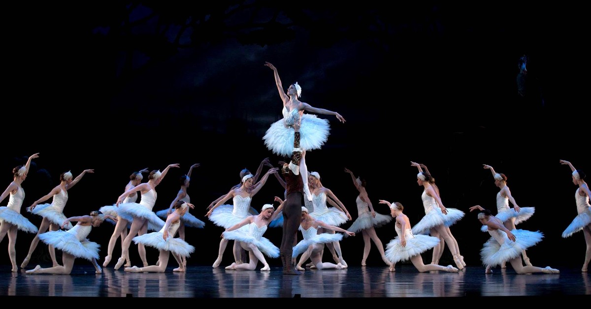 Queensland Ballet Is Performing Swan Lake For Free at Riverstage