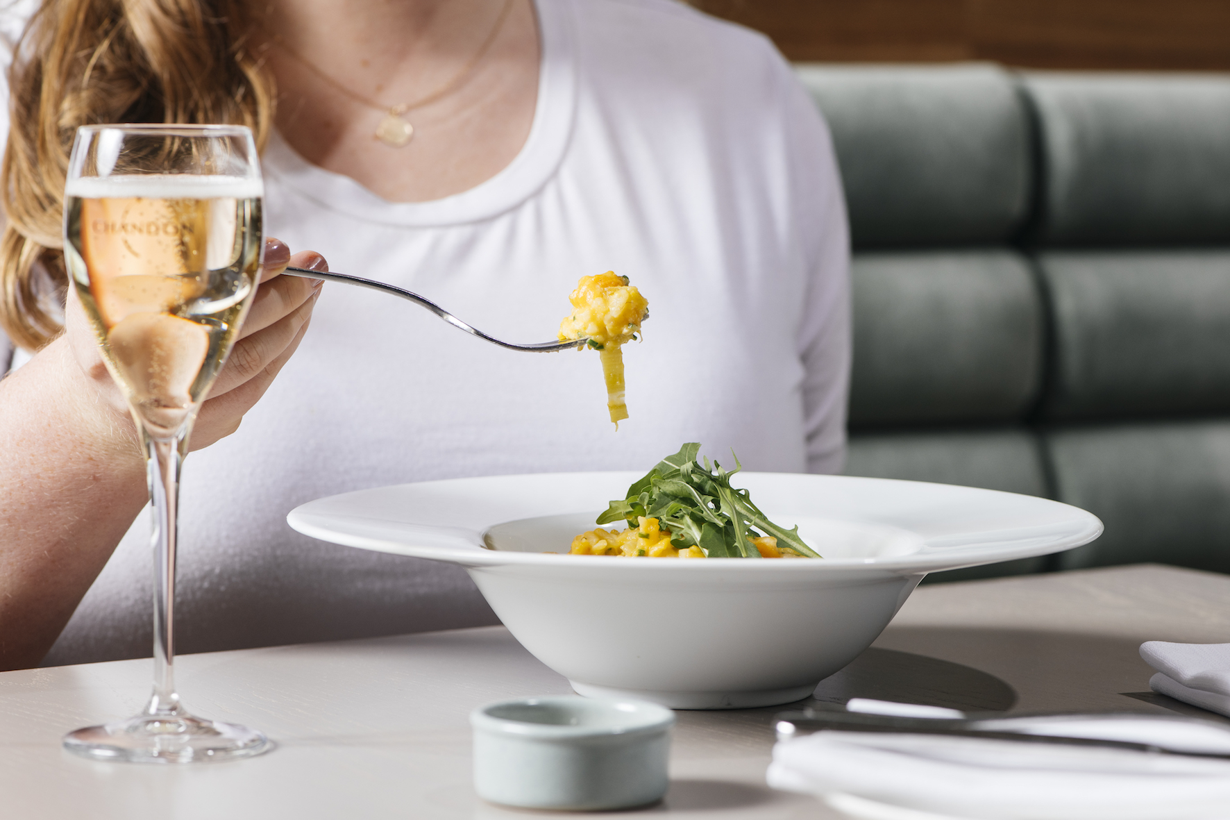 A Guide to Pairing Food With Sparkling