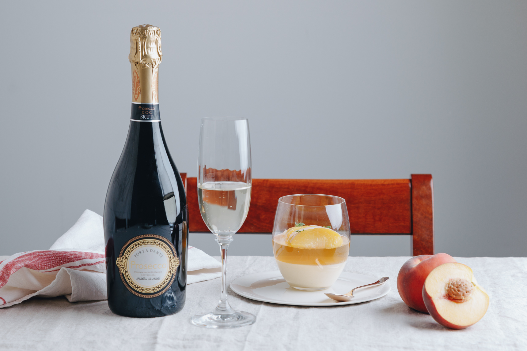 Prosecco Jelly: a Nostalgic Summer Dessert With a Grown-Up Twist