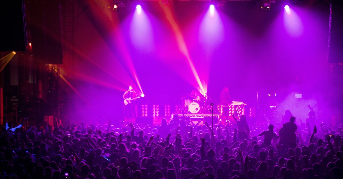 Our Picks For the Best Live Music at Pubs and Bars During Vivid