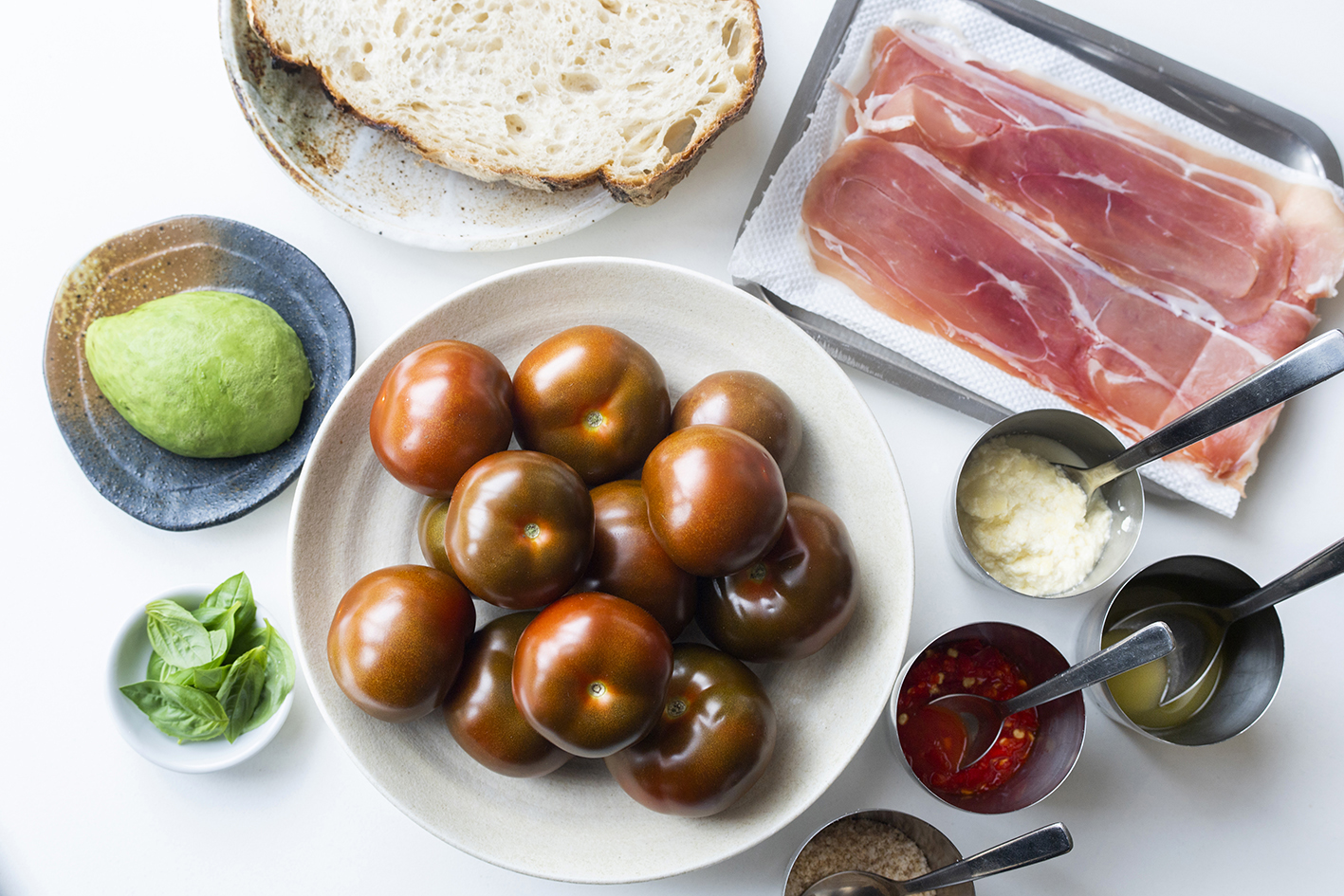 Recipe: Italian-Inspired Avocado and Tomato Toast With Fermented Chilli ...