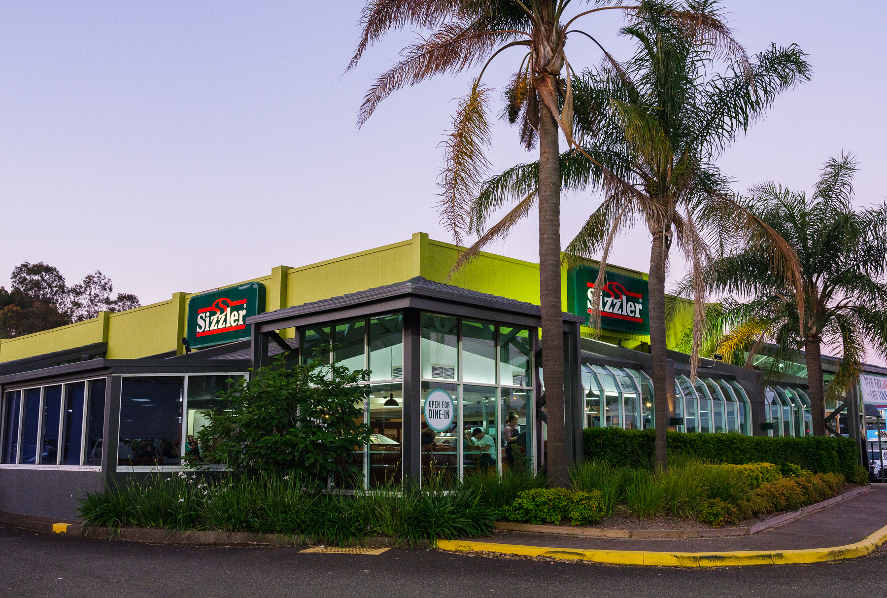 Sydney’s Last Sizzler Is Selling Off Everything, From Its Ice-Cream ...