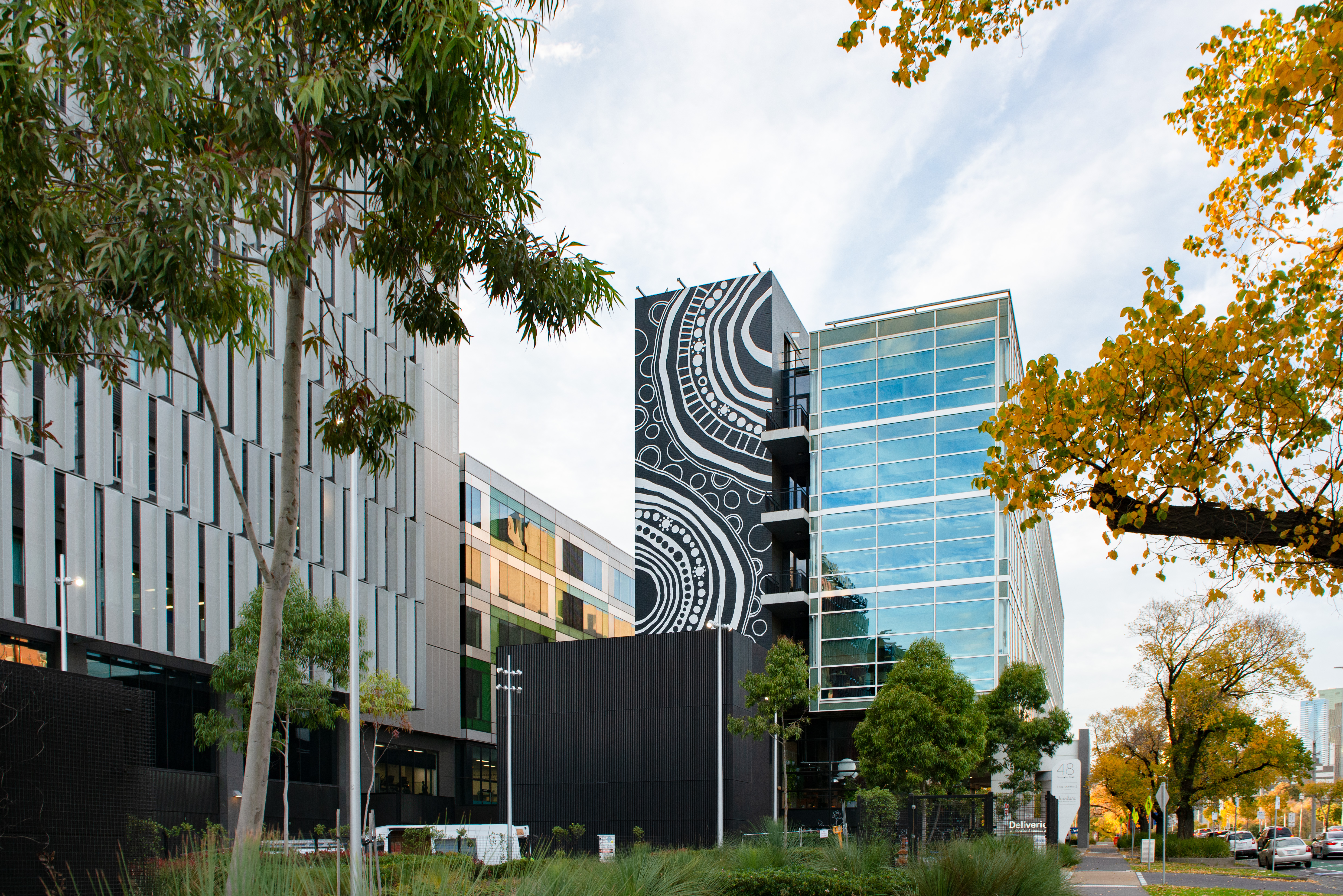 How Elizabeth Close Painted a Four-Storey Mural on a Hospital