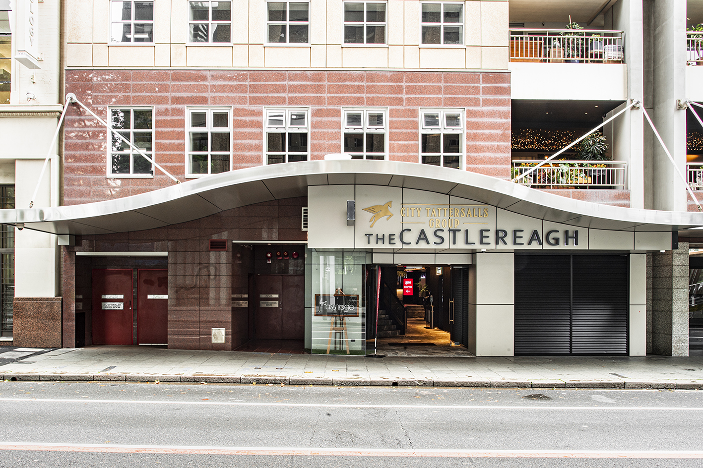 Colin Fassnidge Brings His Gastropub Wizardry to the Storied ...