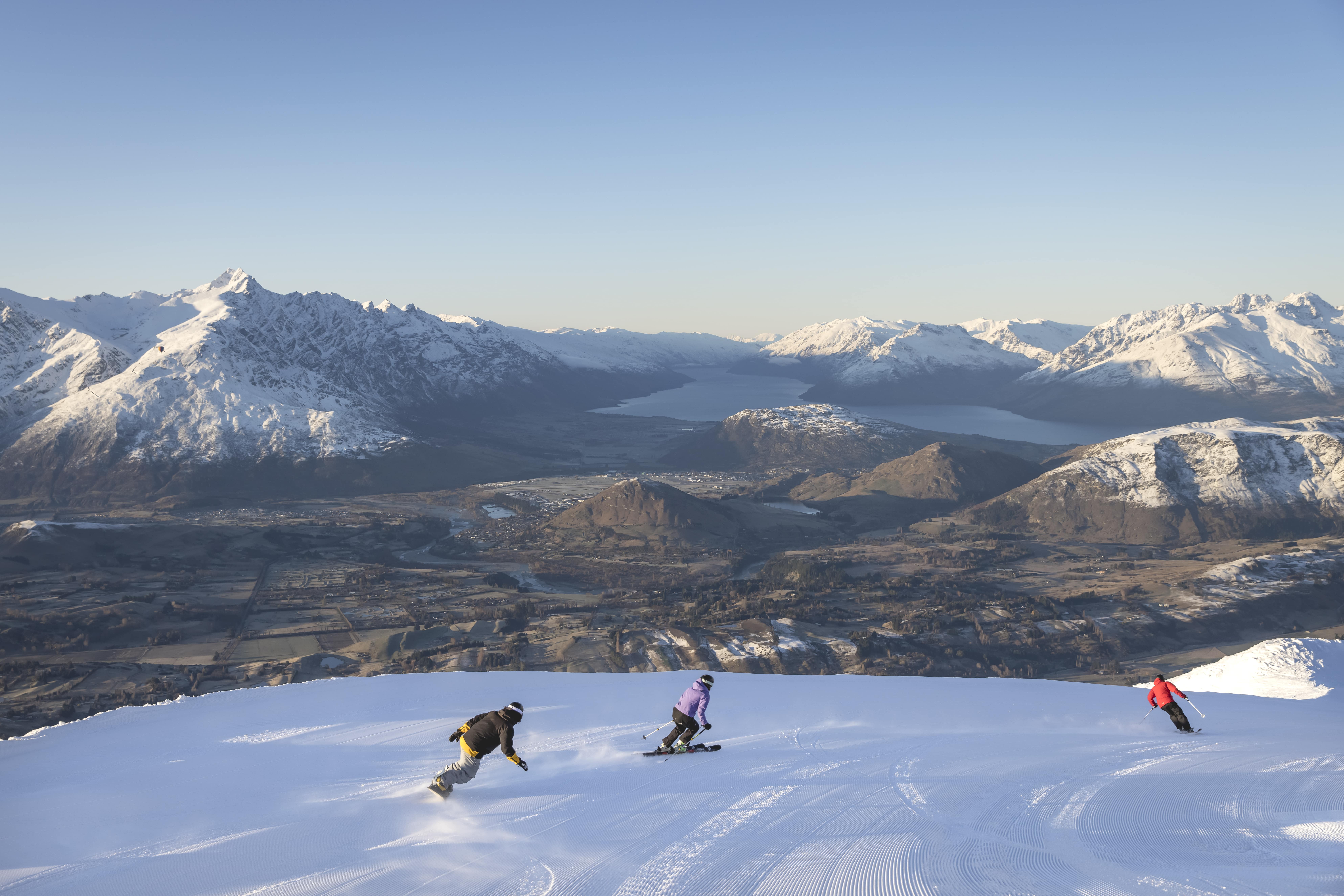 The Best Places To Ski and Snowboard in Queenstown – And Where To Drink ...