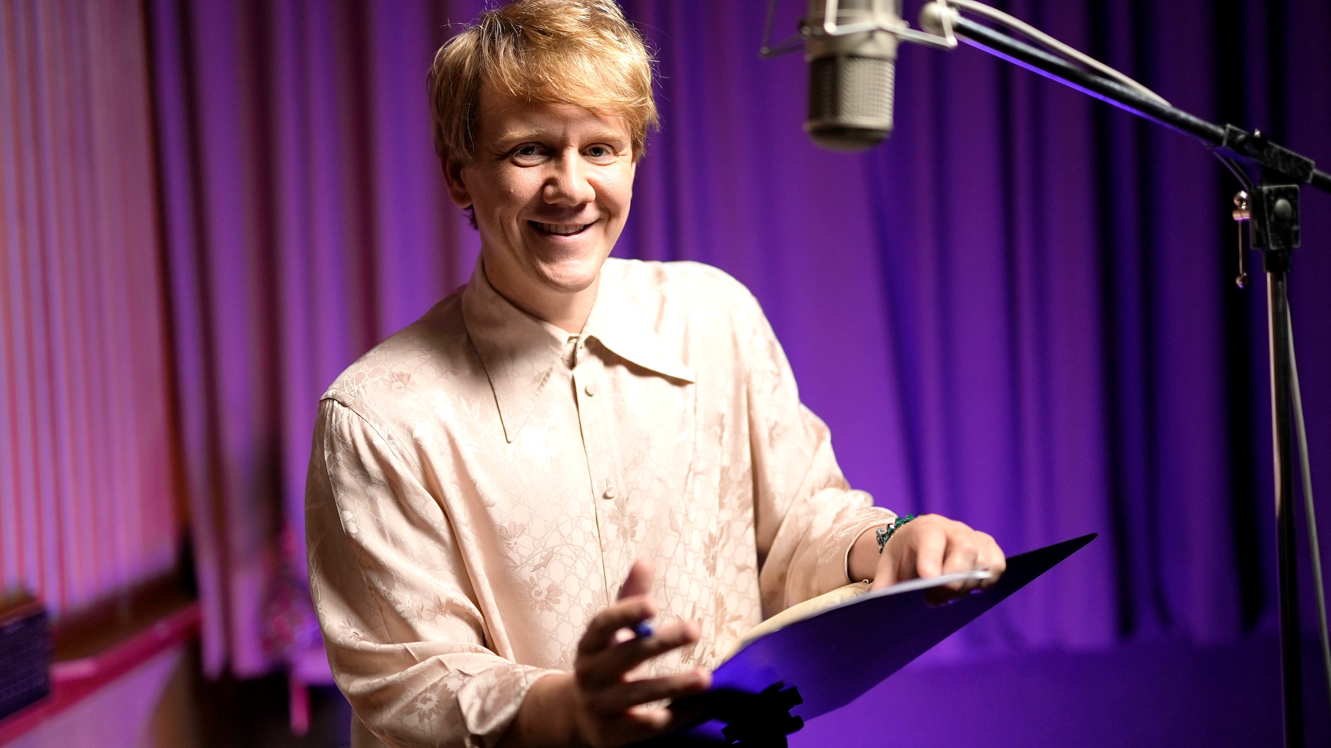 “A Deep Dive Into Gayness”: Josh Thomas’s New Podcast Tackles How To Be Gay