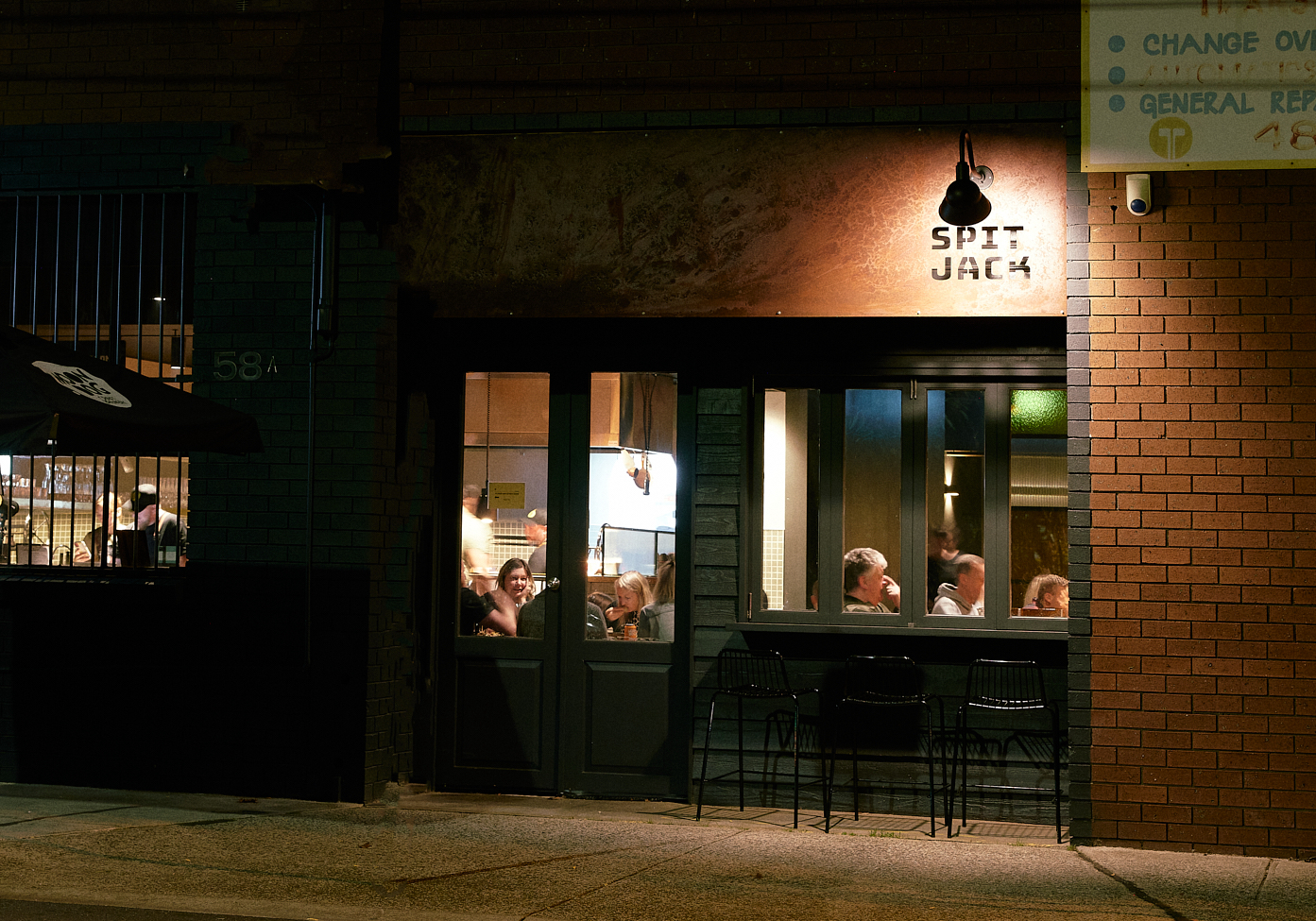 First Look: Flatbread Is the Hero – Not the Sidekick – at Fiery New ...