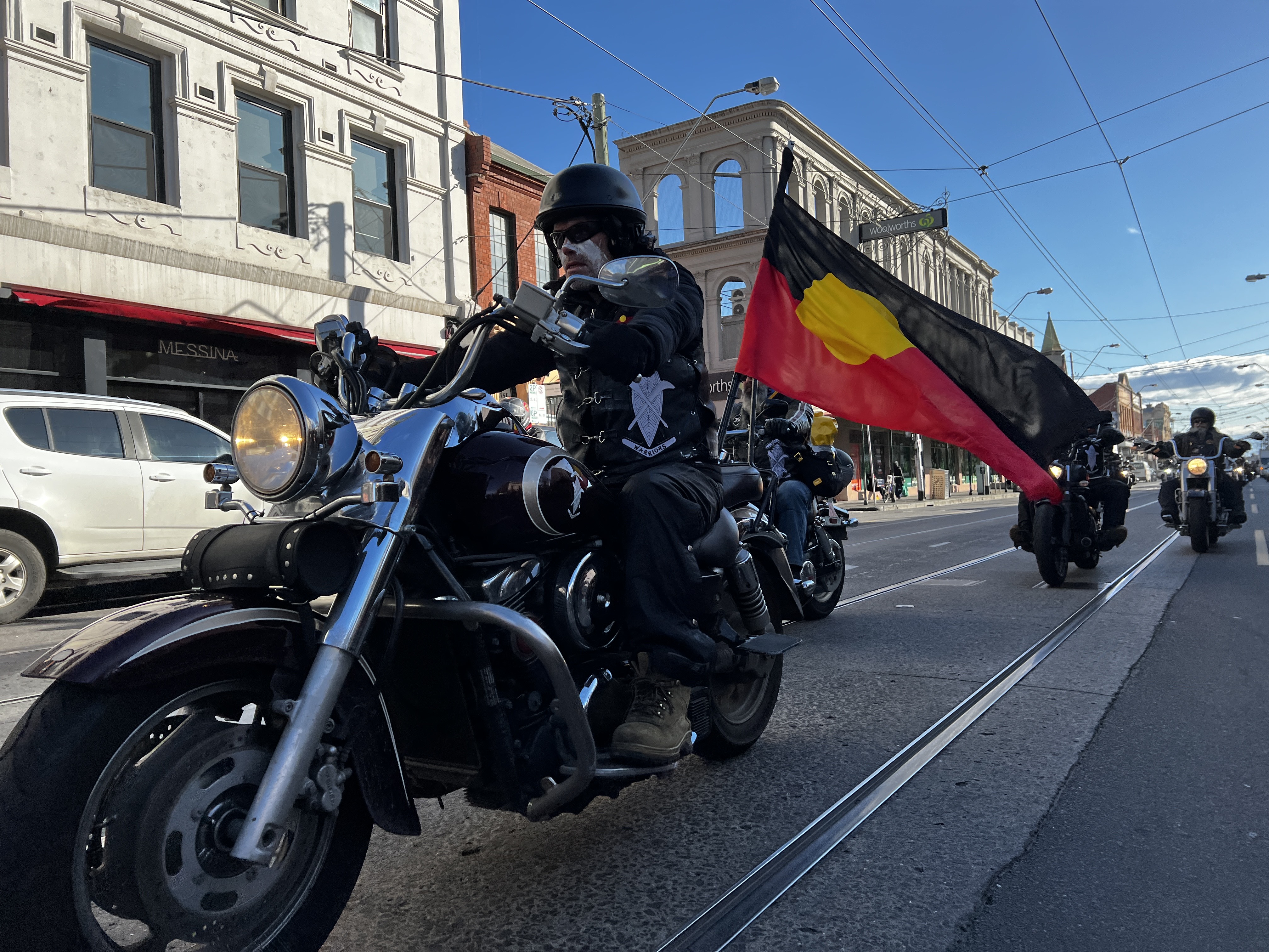 Crowds Gathered in Melbourne This Morning To Give the Legendary Archie ...
