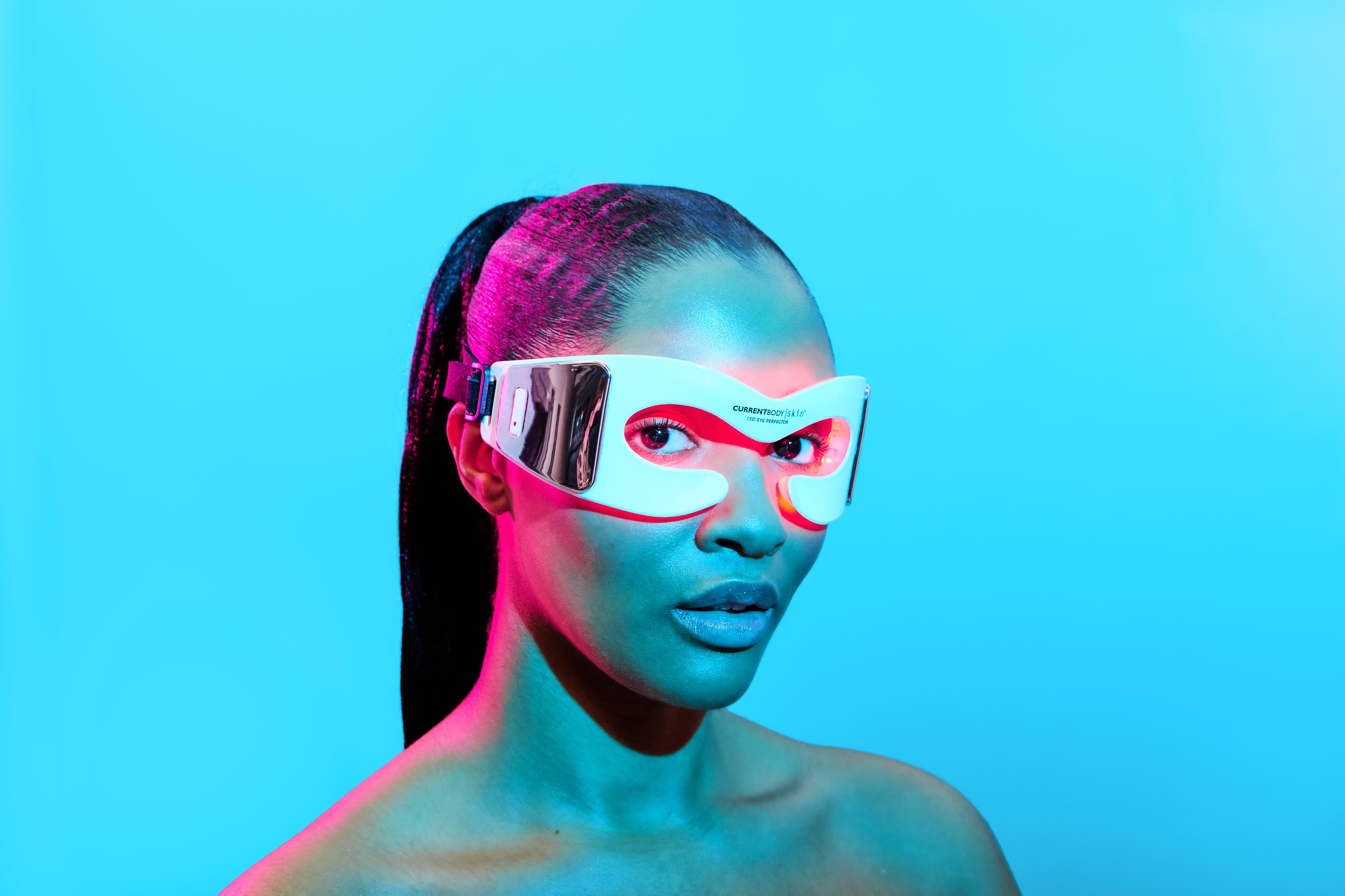 We Tried It: The Futuristic-Looking LED Light Mask Promising To Perfect ...