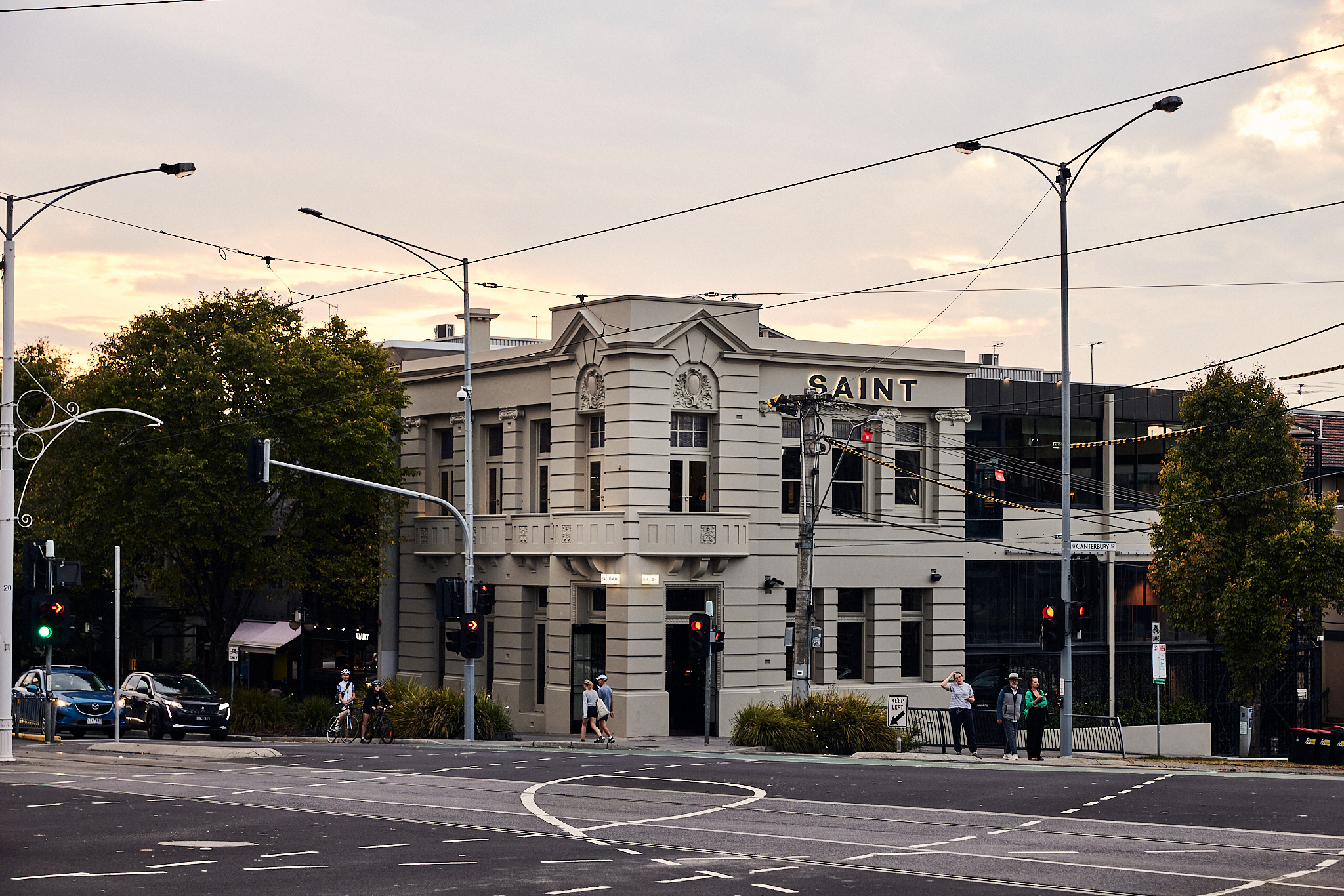 St Kilda’s Century-Old Saint Hotel Is Reborn (Again), With Five Venues ...