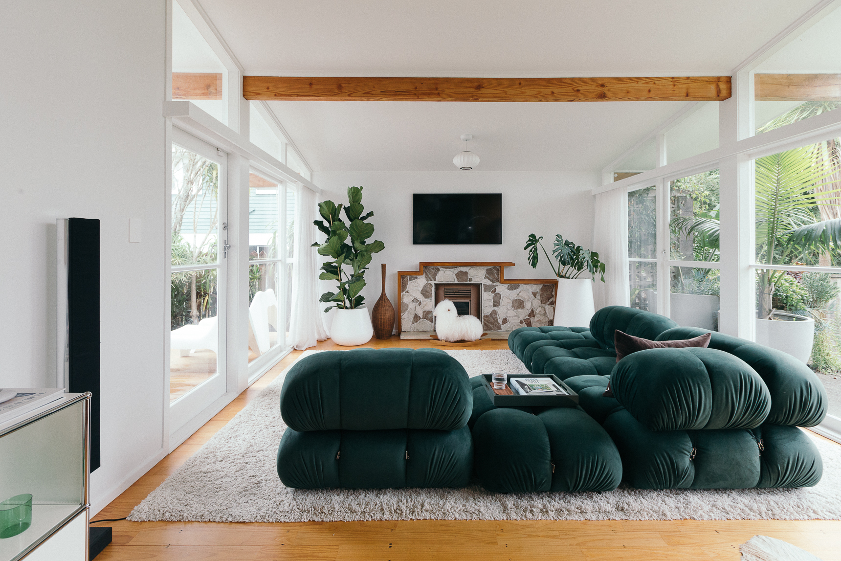 Home Visit: Emily Blanchett and Tim Slane’s Light-Filled Mid-Century ...