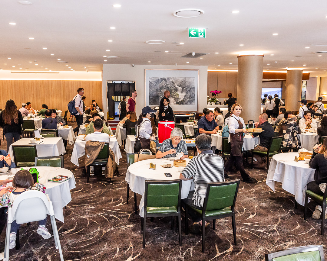 A 400-Seat Cantonese Diner, Royal Palace Seafood, Opens in the Ex ...