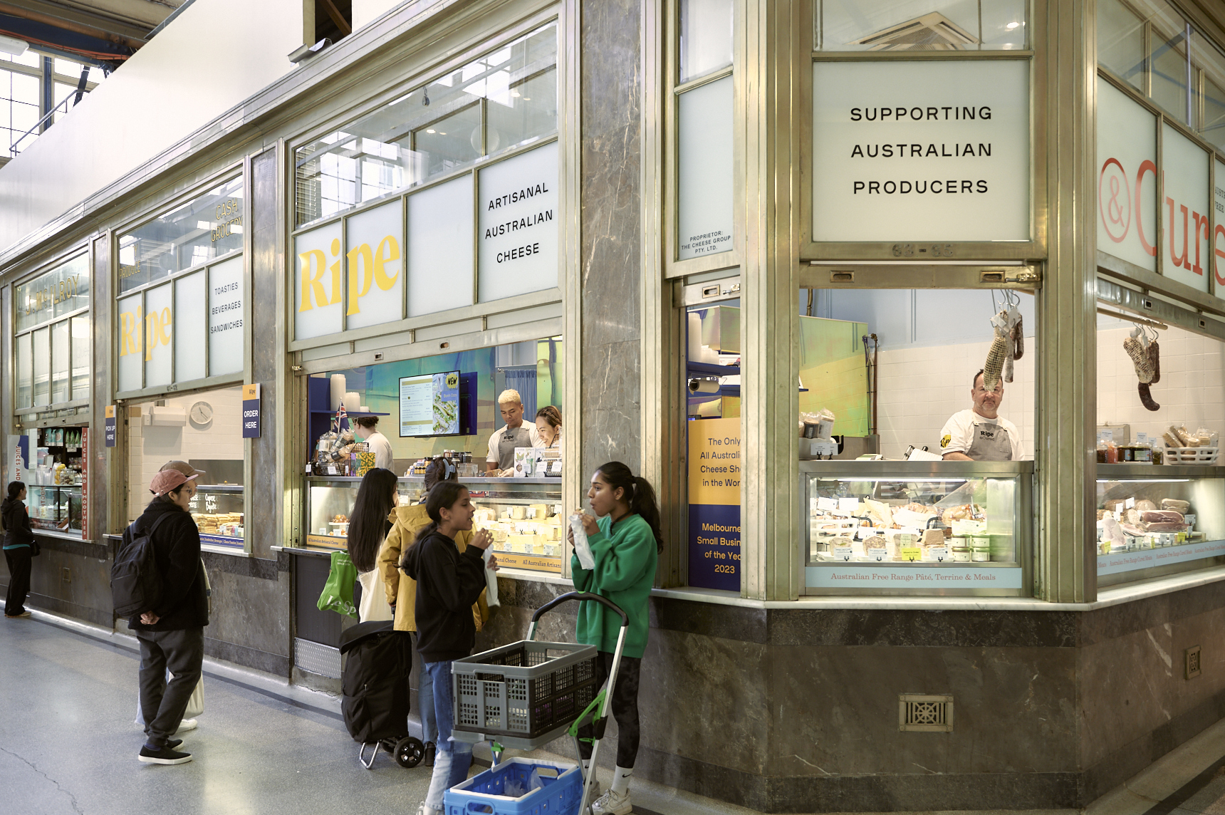 It’s All About Local Fromage and Charcuterie at the Queen Vic Market ...