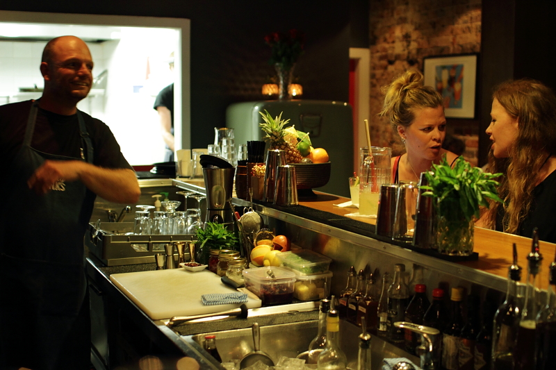 Hi Jinks at Hinky Dinks